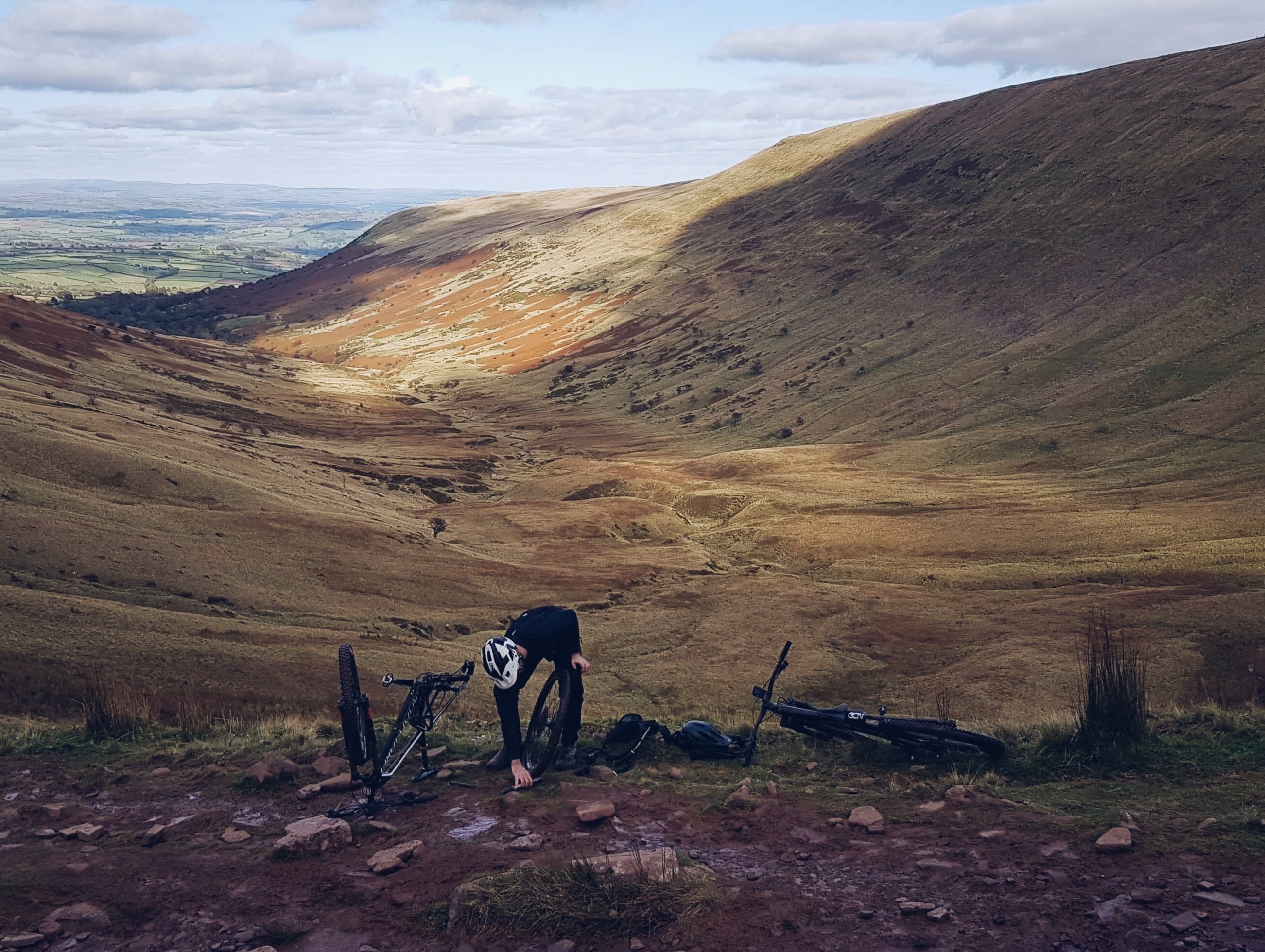 Luke Saunders - The Gap – Slam69